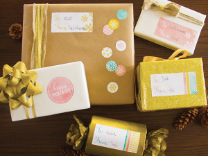 Holiday Labels in a Watercolor & Glitter Theme | Free printable labels ...